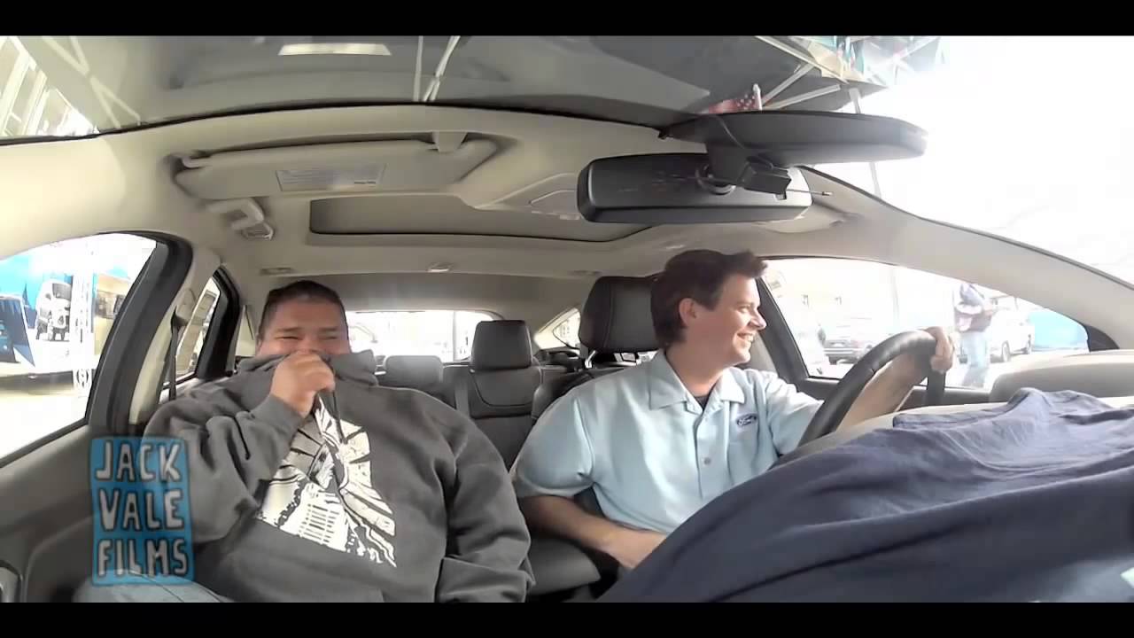 FARTING WHEN PEOPLE ARE TRAPPED IN A CAR! - YouTube