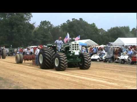 1950 Oliver Detroit Diesel Tractor pull El Toro Full Pull - YouTube