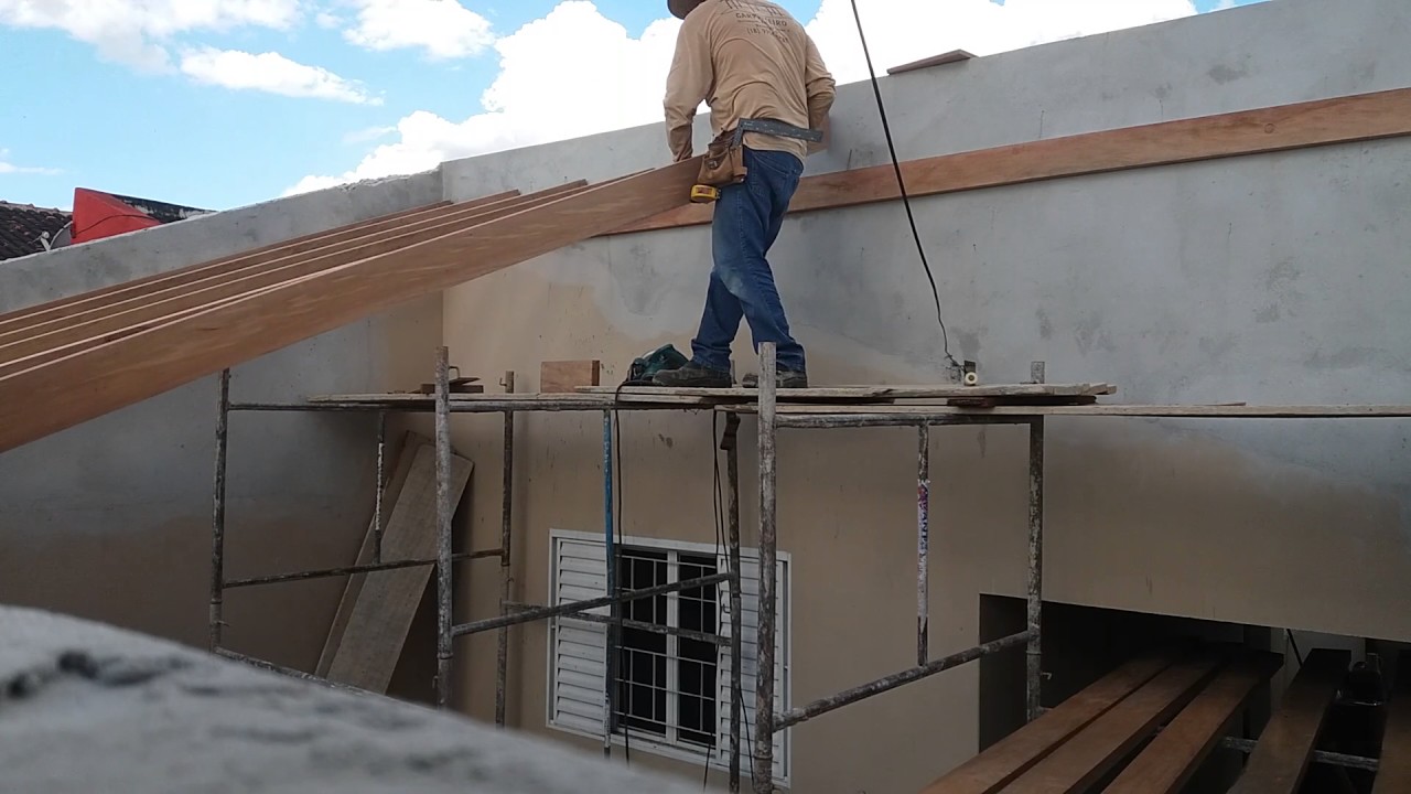 como colocar caibros com taboa de acabamento em vigas de paredes - YouTube