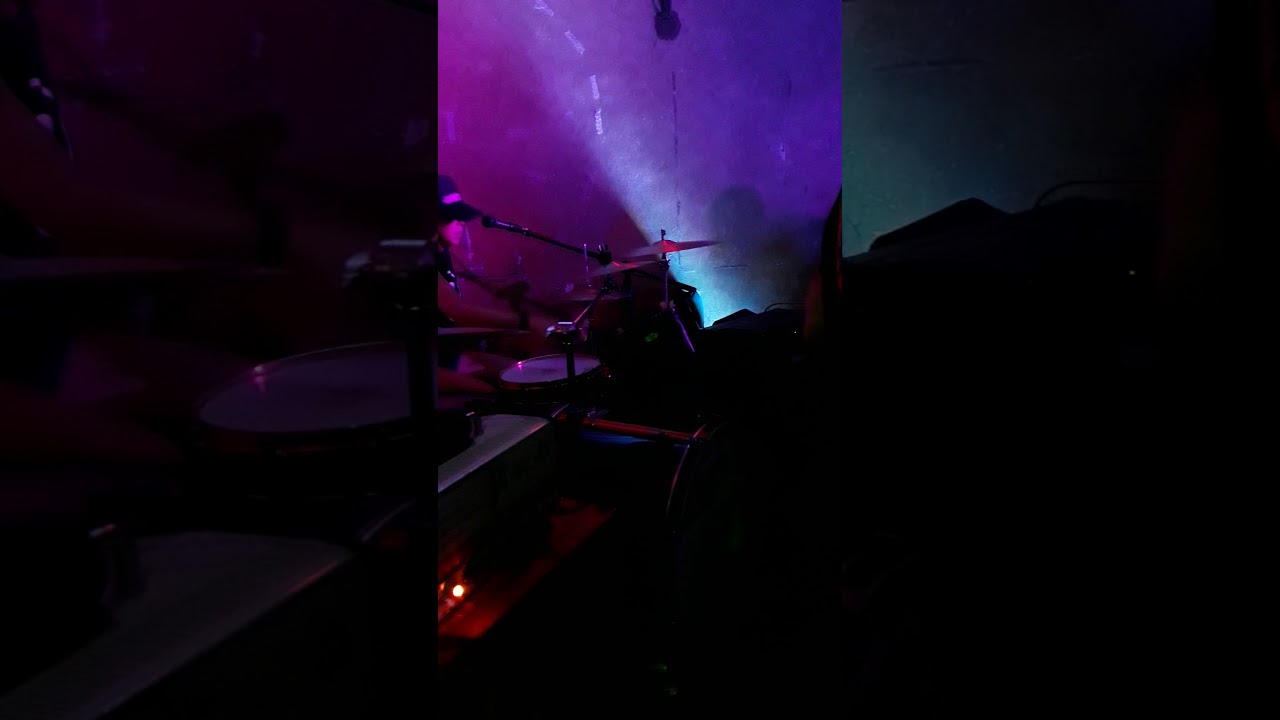 Flying ipis band - YouTube