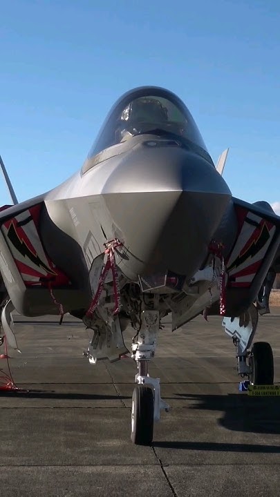 航空自衛隊最新鋭ステルス戦闘機F-35A - YouTube
