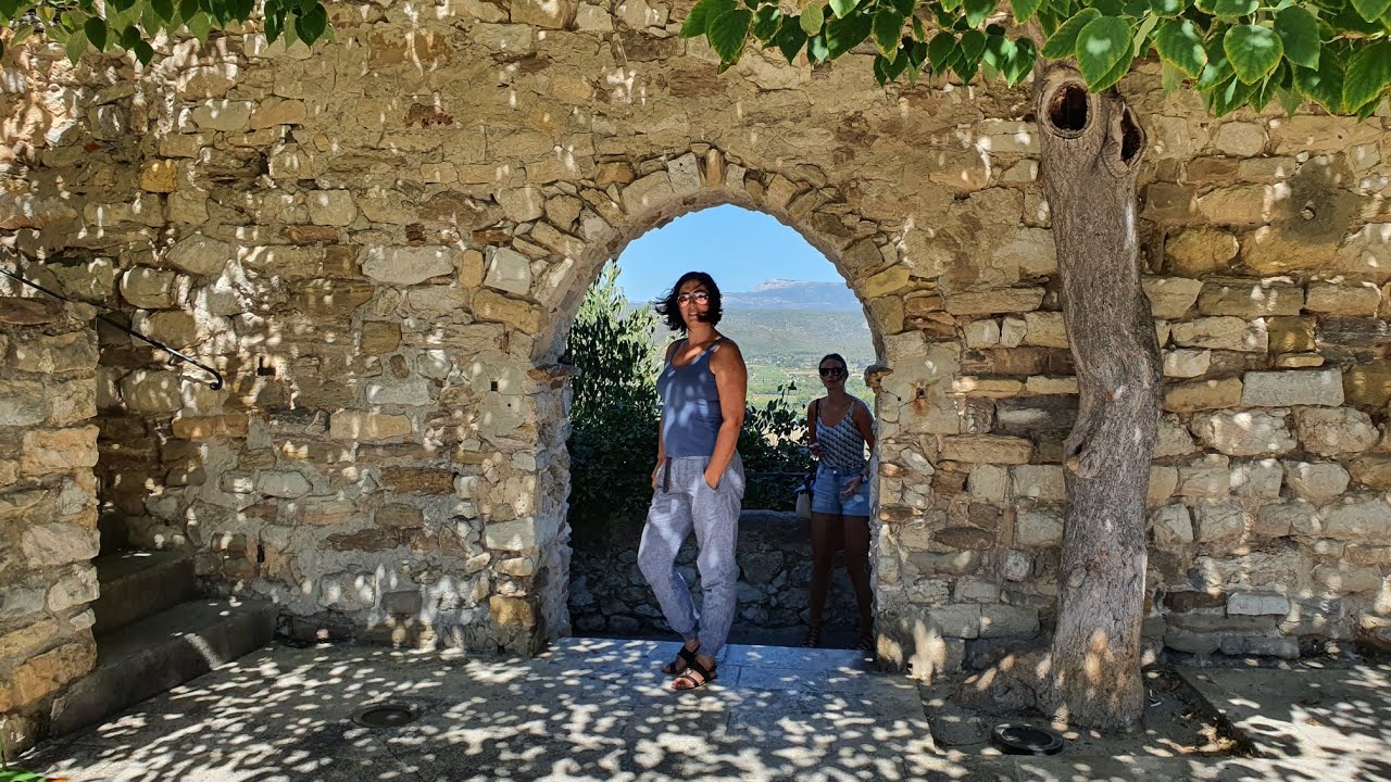 VISITE DU CASTELLET - VILLAGE MÉDIÉVAL - YouTube