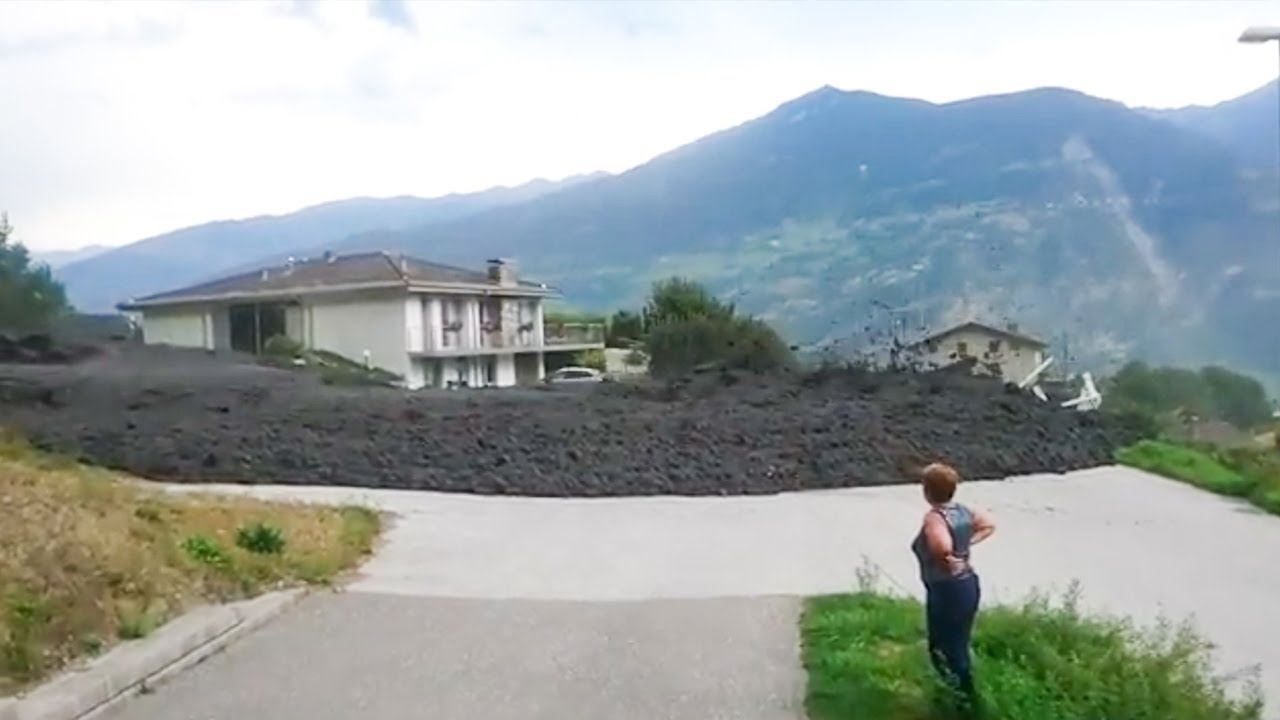 Amazing moments of neighbors caught on camera - YouTube