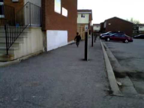 li 4 year old kid runs from cops - YouTube