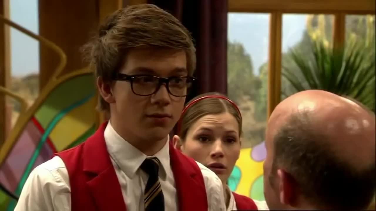 Hotel 13 Staffel 1 Folge 98 - YouTube