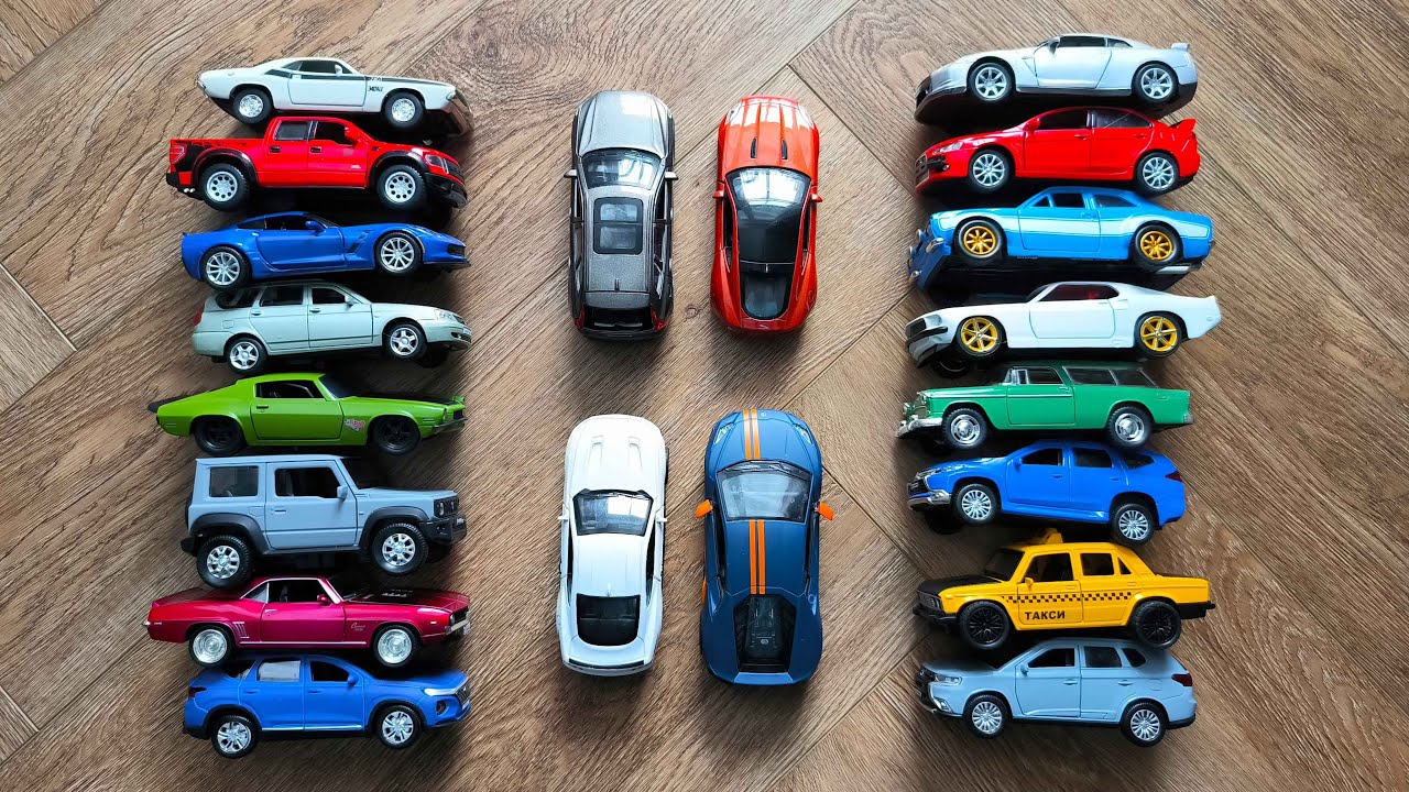 4 Cars Between 2 Columns of 8 Units From Each Side - YouTube