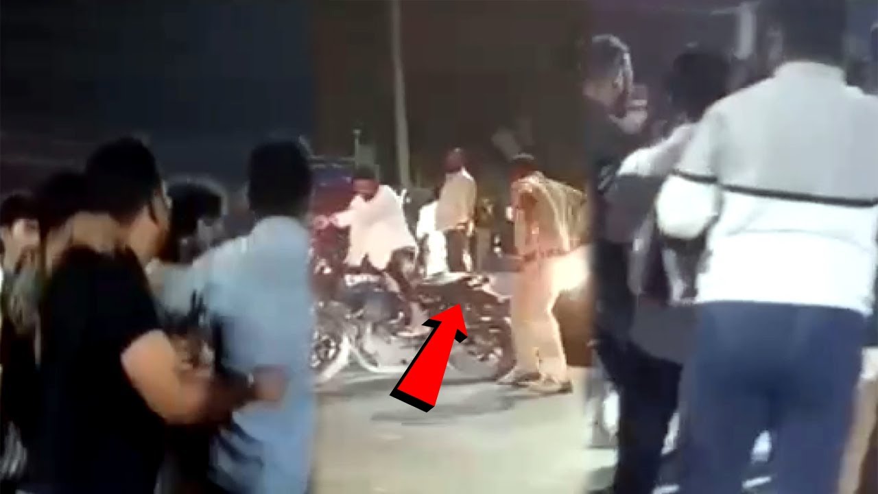 Bijapur Me Naye Saal Ki Raat, Police Ka Laati Charge | Karnataka | 01 ...