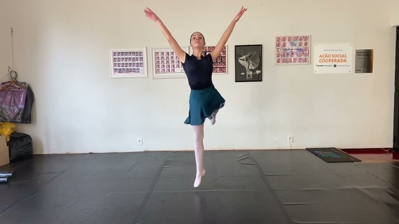 24 10 2022 Ballet Turma 3A Tarde Guaíra - YouTube