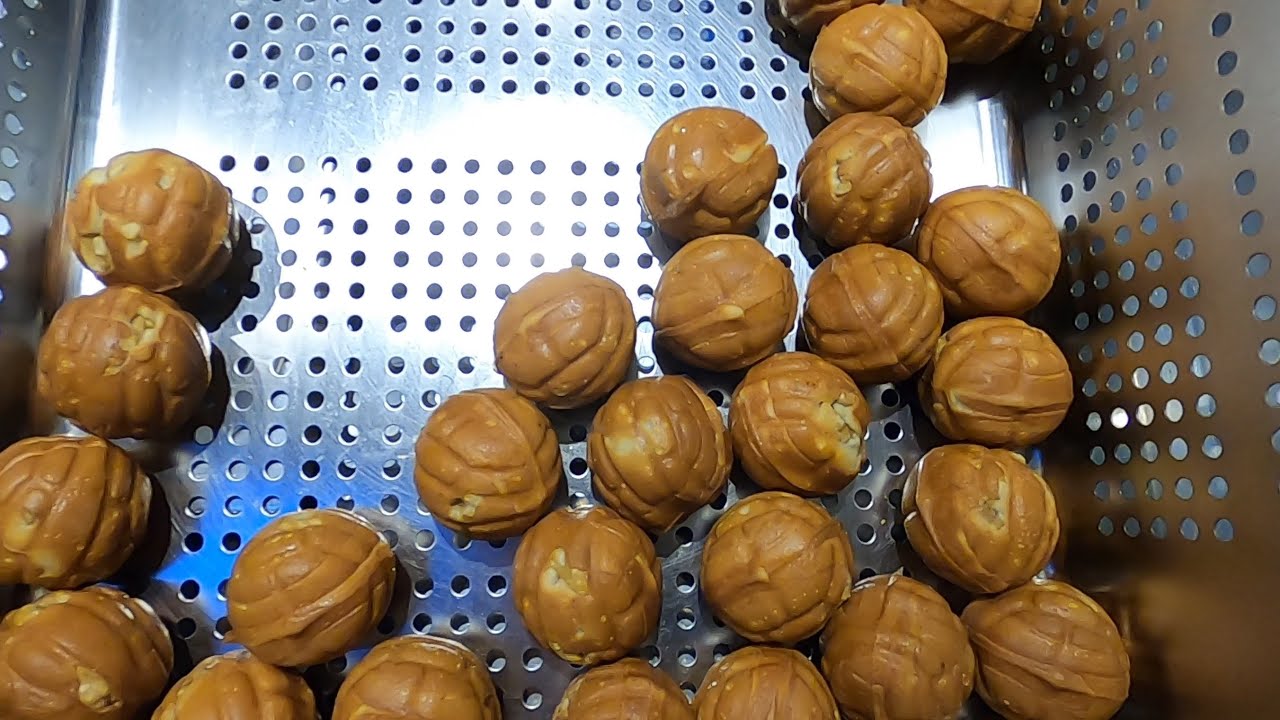 Korean Walnut Pastry in Malaysia!! with Automatic machine 호도야 호두과자 ...