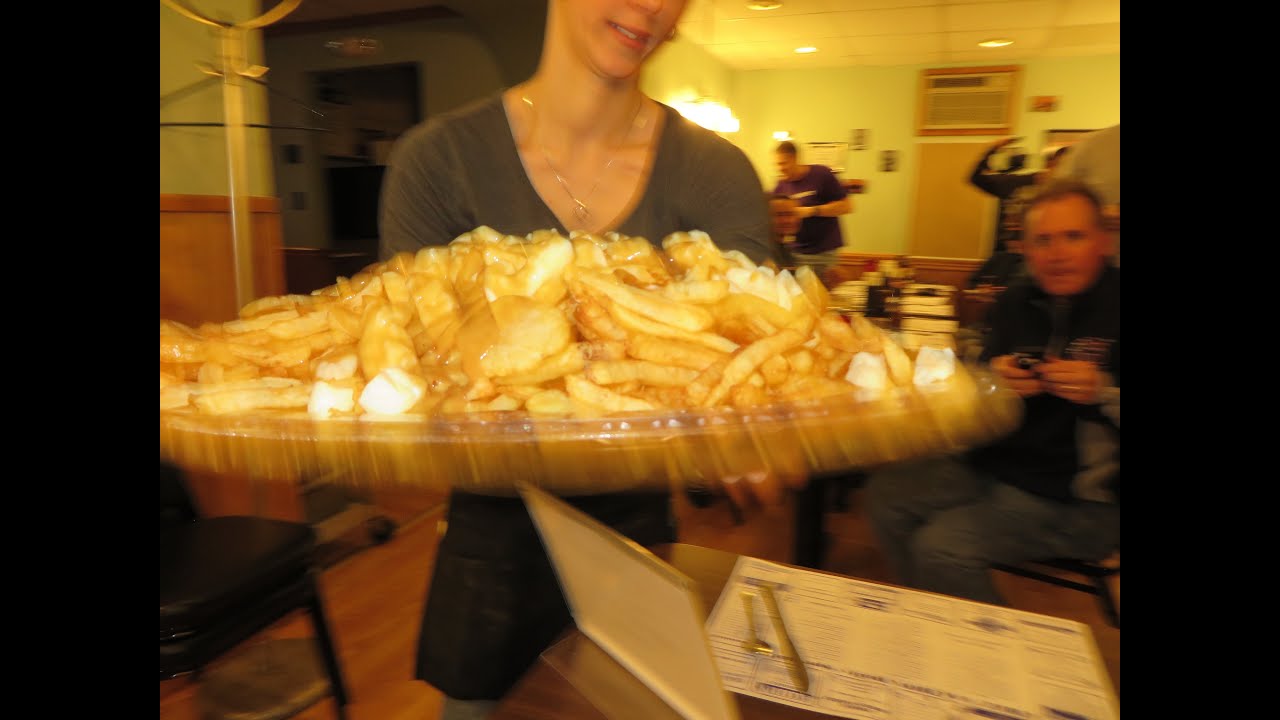 Grand Poutine Challenge Chez Vachon - YouTube