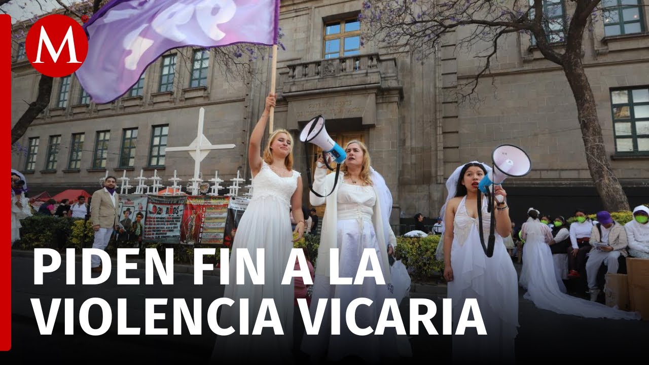 Feministas protestan frente a la SCJN; piden la variación de 5 ...