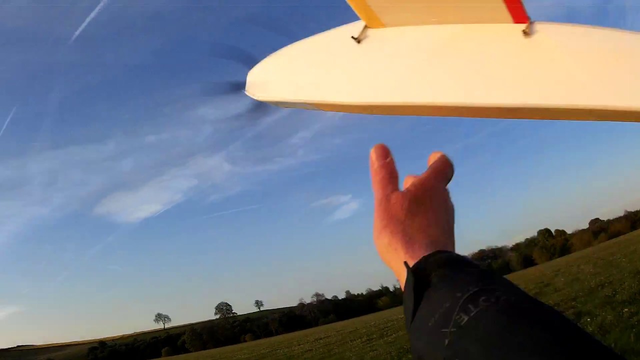 Another ridiculously slow flyer - YouTube