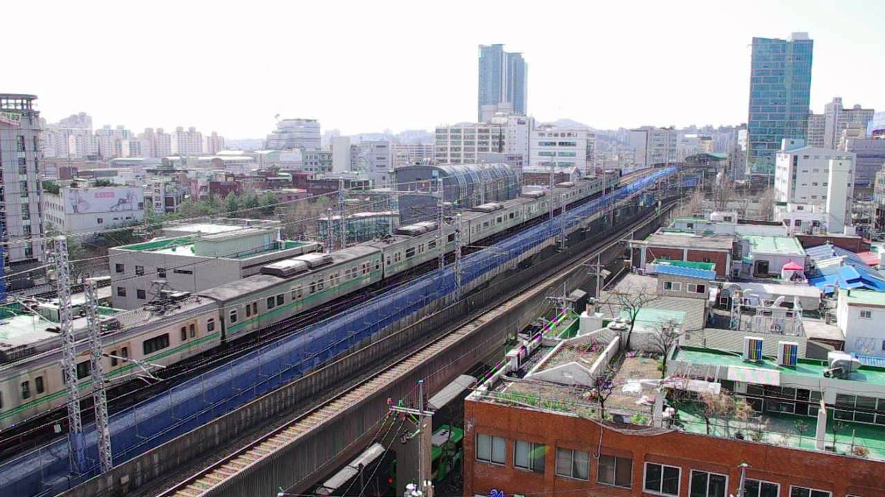 서울지하철 2호선 열차, 성수역 촬영. - Seoul Subway Line 2 in Seongsu Station. - YouTube