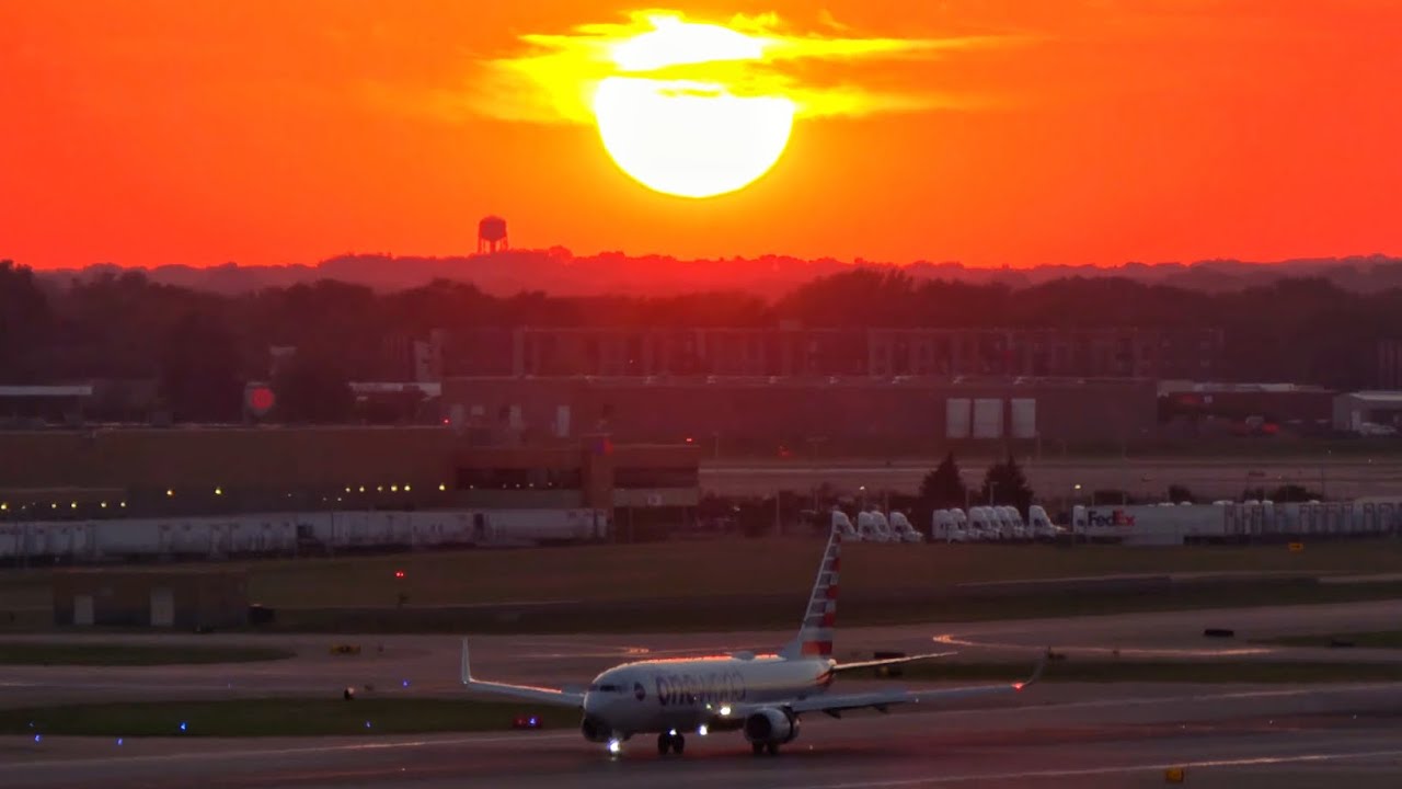 American Airlines (One World) B737-823 [N919NN] Landing w/Sunset ...