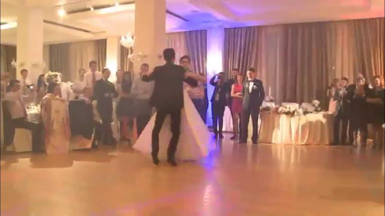 Dansul mirilor - cel mai frumos vals vienez la nunta (www.inpasidedans.ro) - YouTube