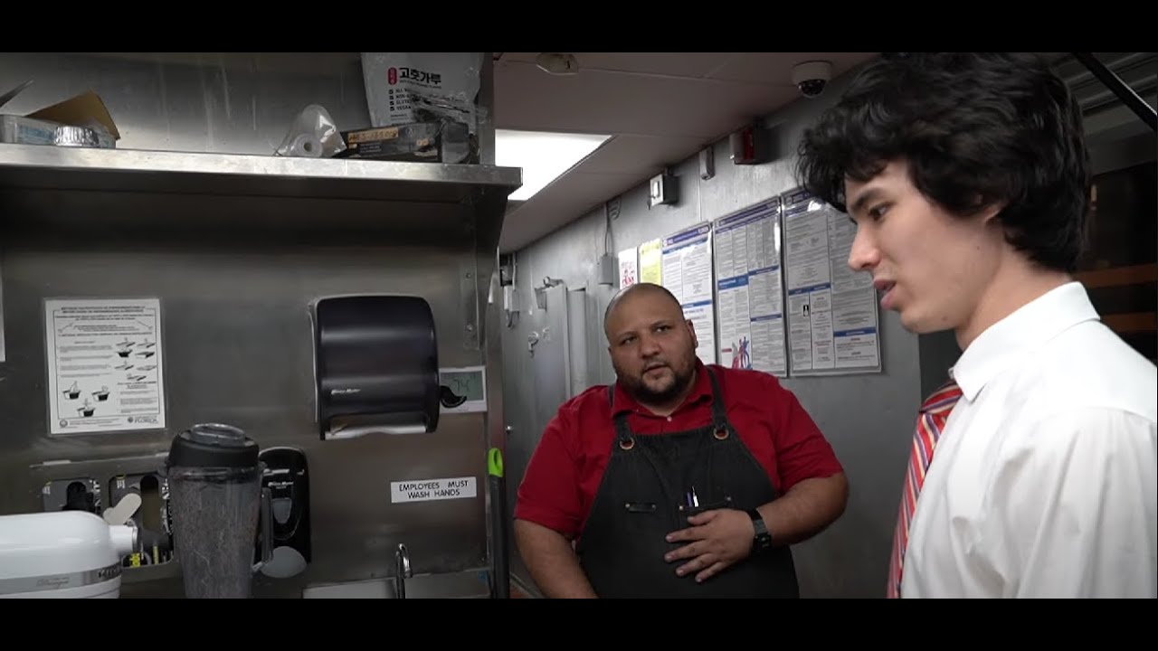 Lofe pranks restaurant worker (VERY FUNNY) - YouTube