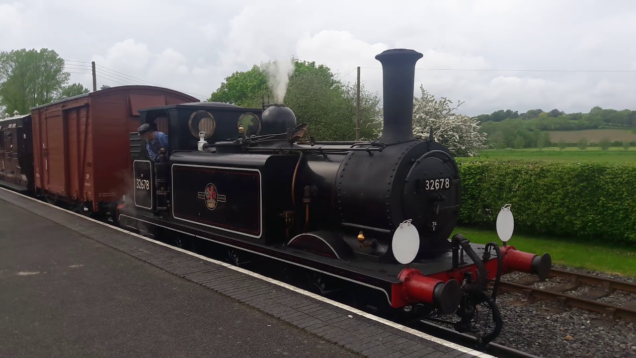LBSC A1x Terrier 32678 "Knowle" - YouTube
