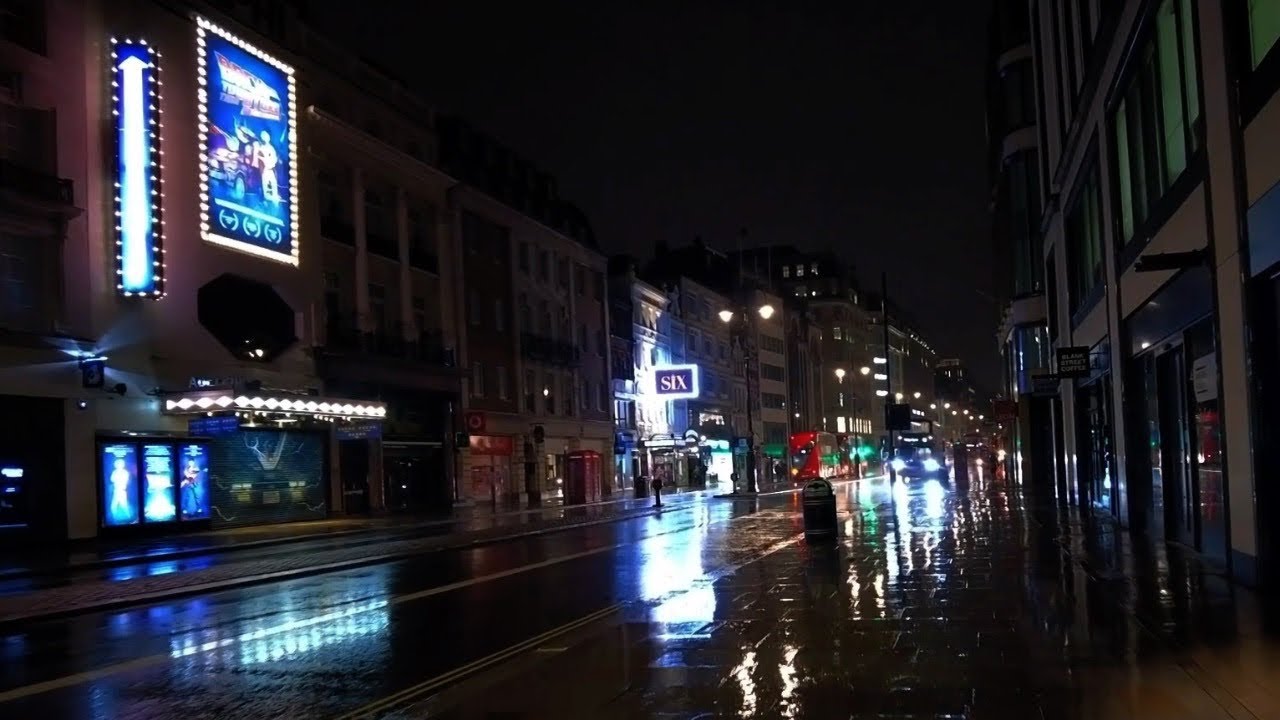 London Rain Walk - Walking the Strand on a dark and rainy night 🌛☔️ ...