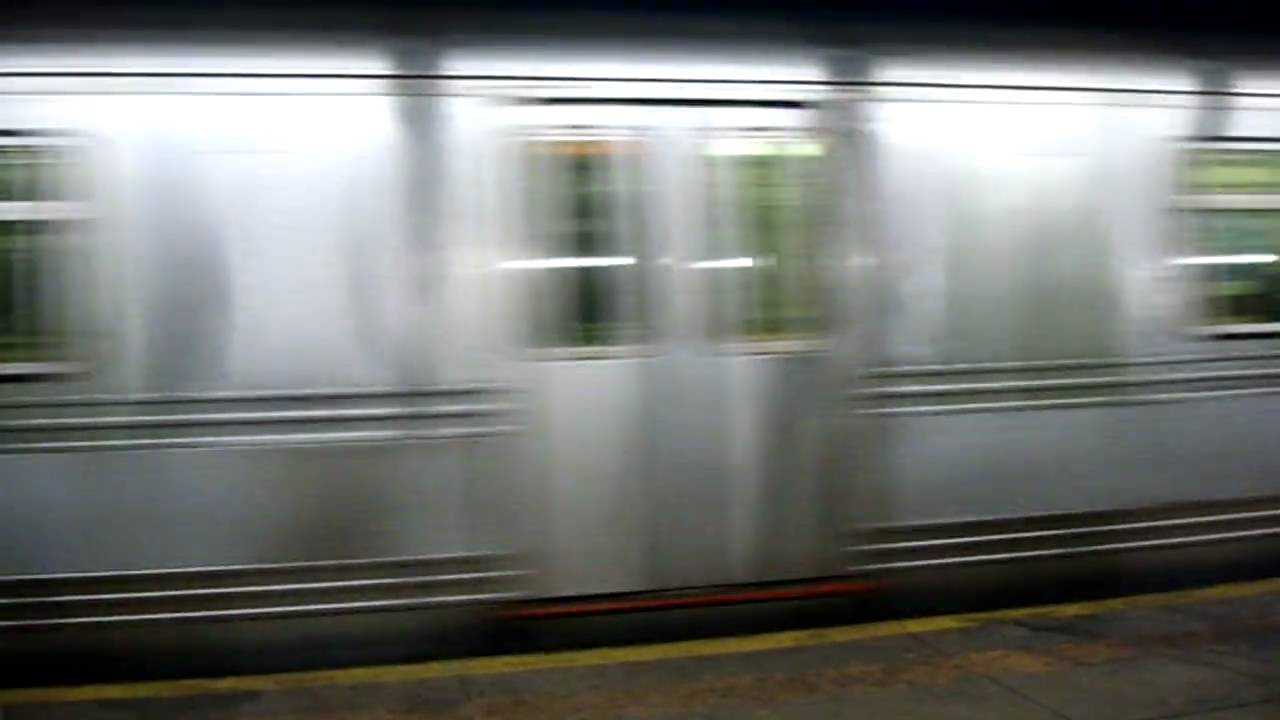 MTA New York City Subway : 207th Street Bound R44 A Train @ Grant ...