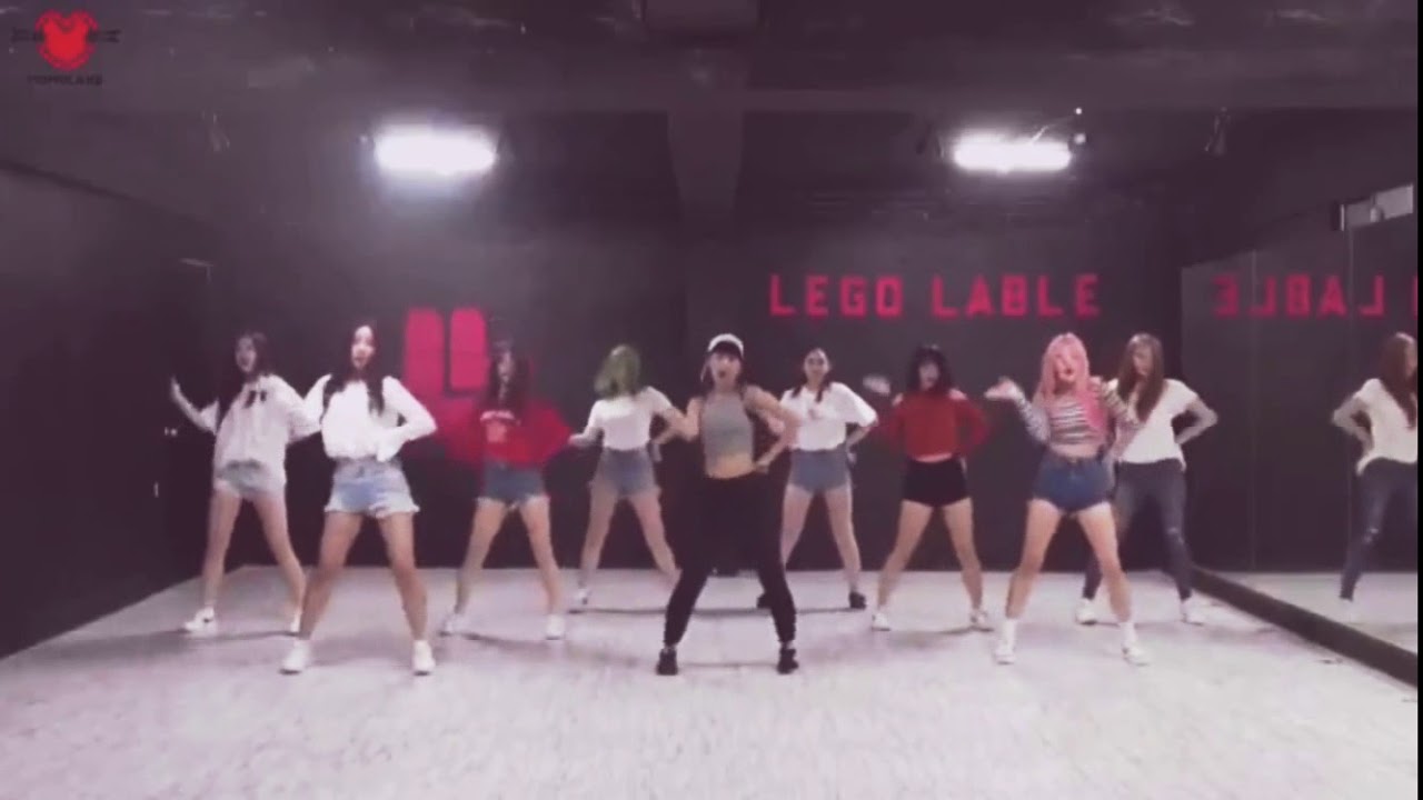 Momoland dancing to Whistle by blackpink - YouTube