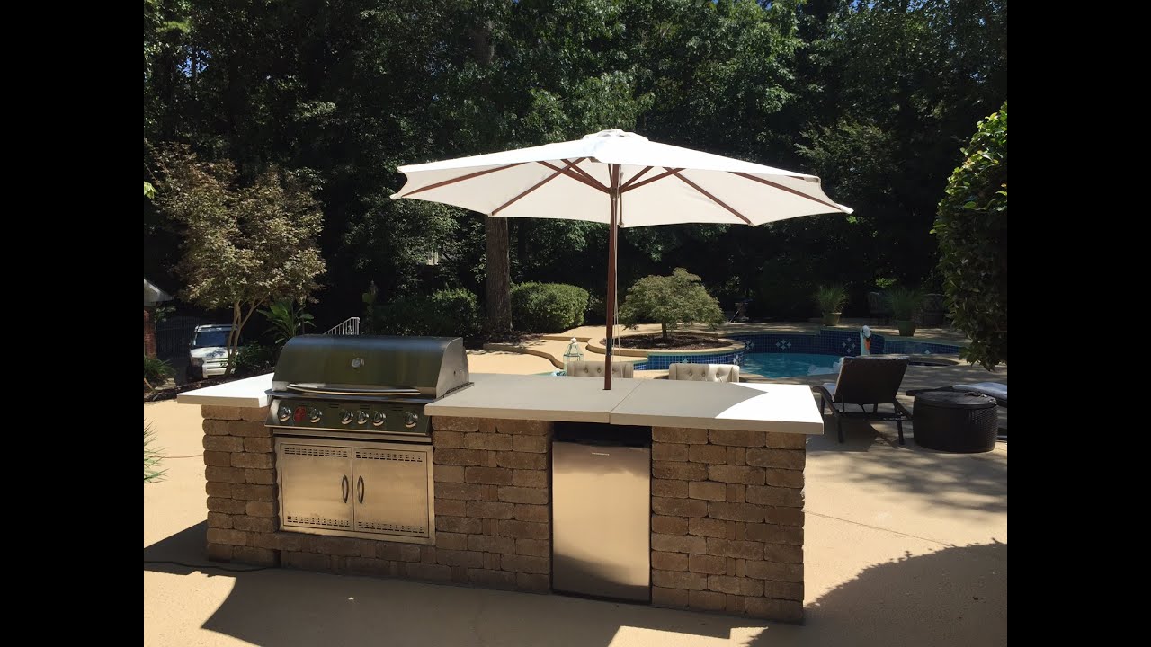 How to Build an Outdoor Kitchen with RumbleStone Wall Blocks - YouTube