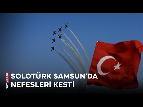 Türk Yıldızları ve SOLOTÜRK, gösteri uçuşu yaptı