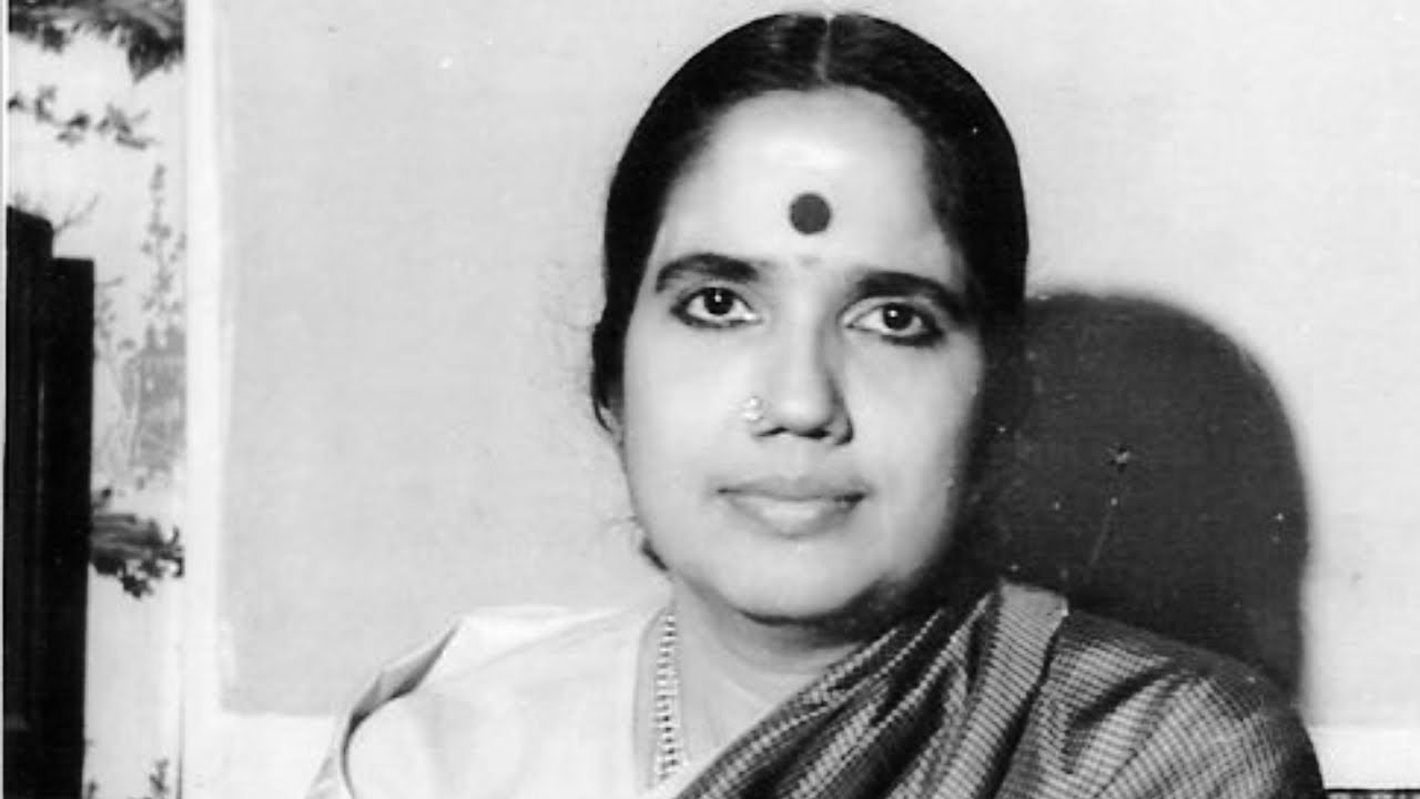 Radha Vishwanathan - A rare solo recital, 1970s. - YouTube