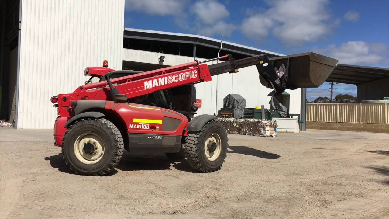 Manitou MI25D with Bale Clamp - YouTube