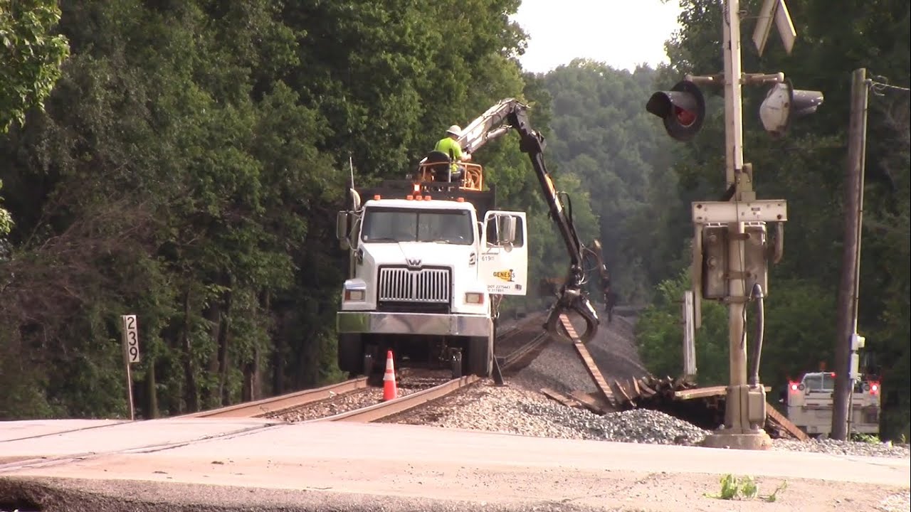 Maintenance-of-way Work near Main Street in Delphi, Indiana - YouTube