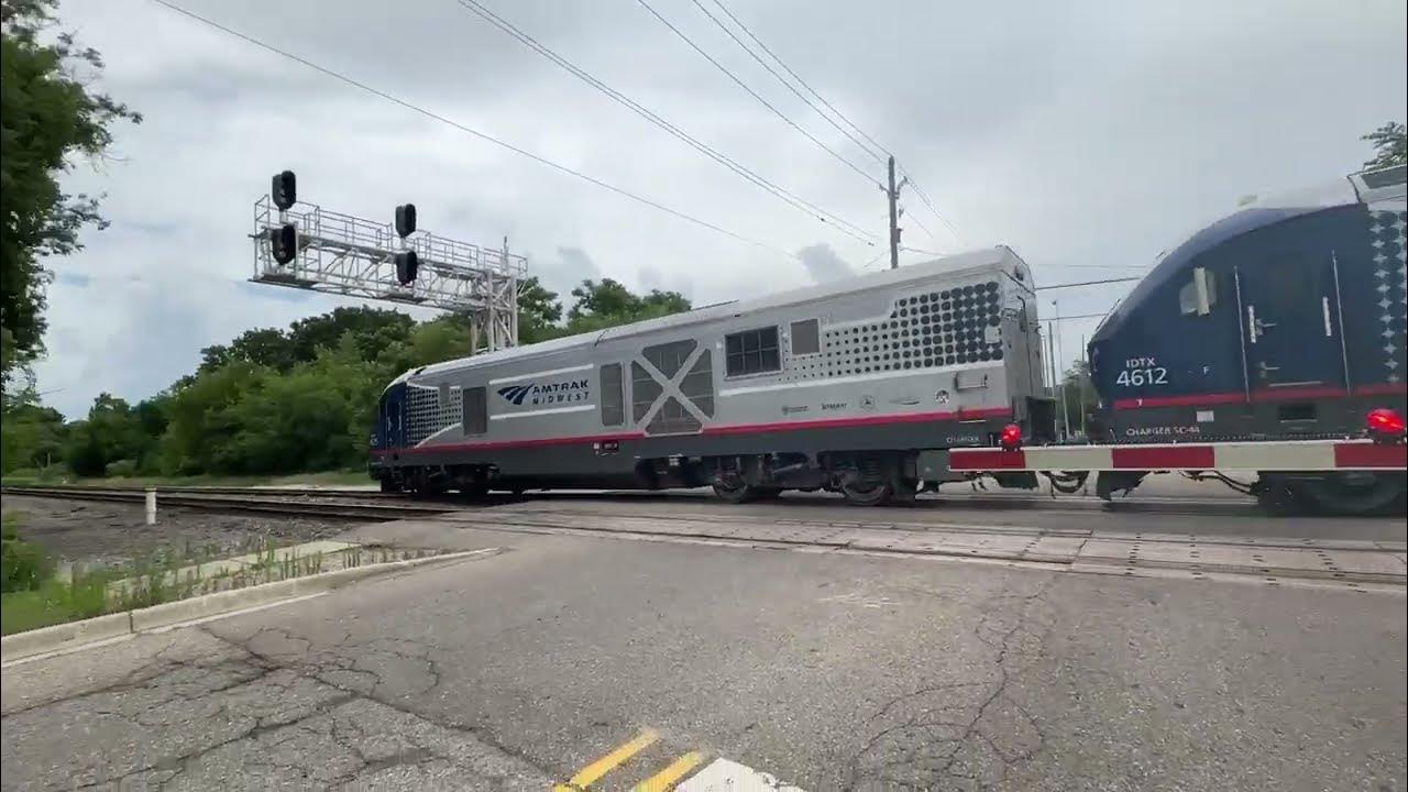 Rare movement of Amtrak 350 running through Pontiac yard!! - YouTube