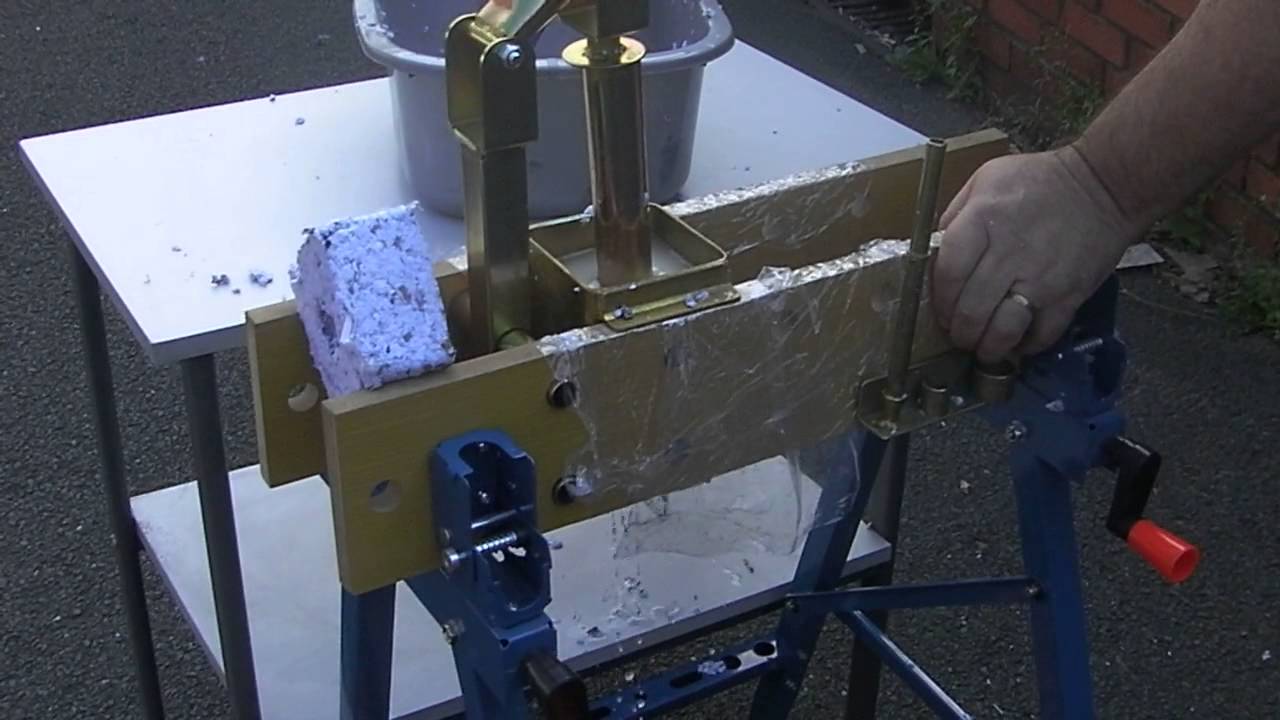 FOREST MASTER WORK MATE BRIQUETTE MAKER PAPER PRESS - YouTube