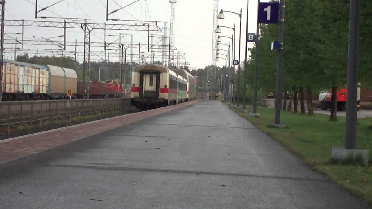 Intercity 12 hauled by Sr1-locomotive departs Lappeenranta railway ...