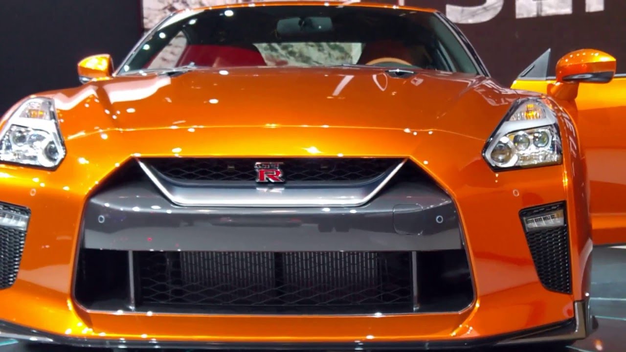 2017 Nissan GT- R First 360 view - YouTube