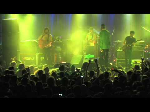Matisyahu "King Without A Crown" Live multi-cam with stage dive! - YouTube