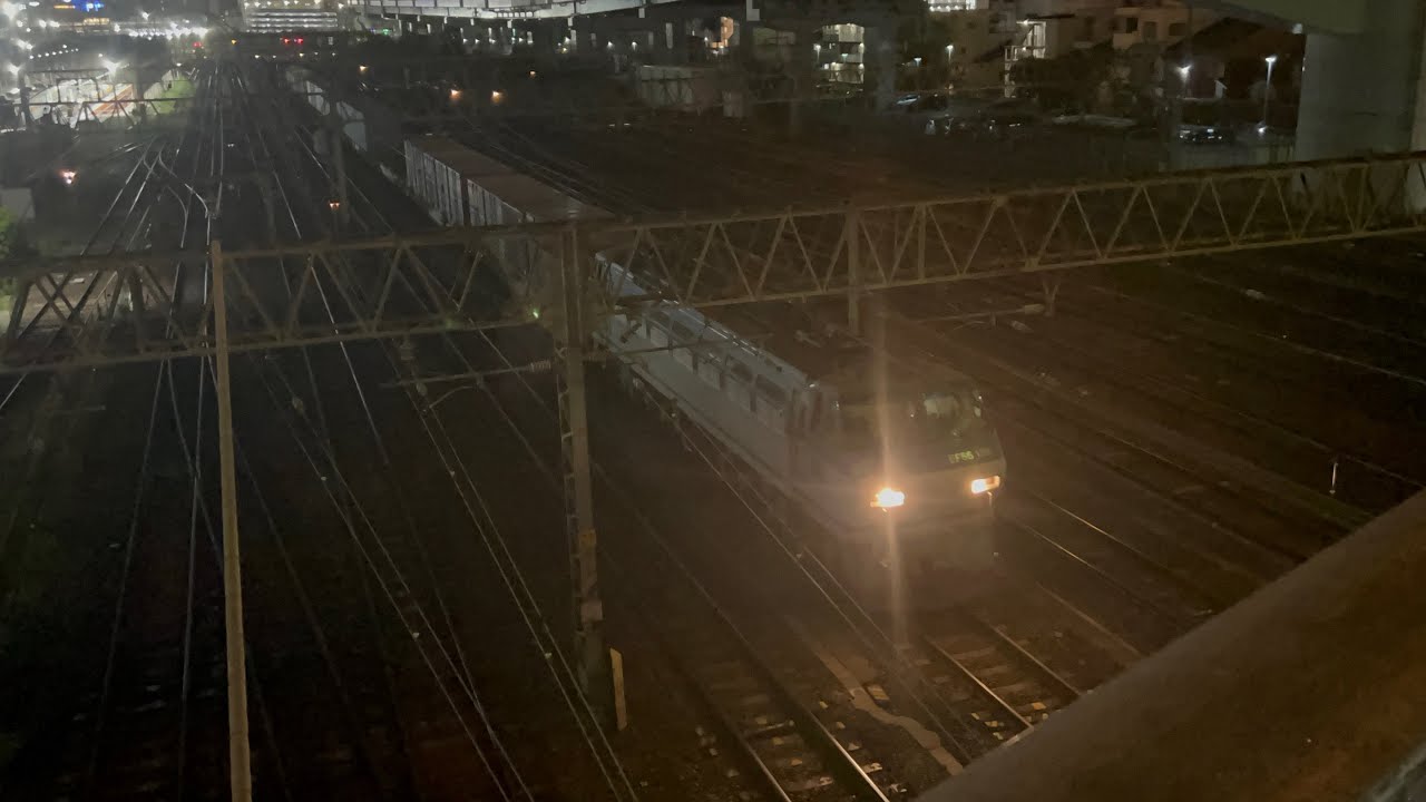 DF200-207 5283レ 発車･EF66-128 1253レ 通過 - YouTube