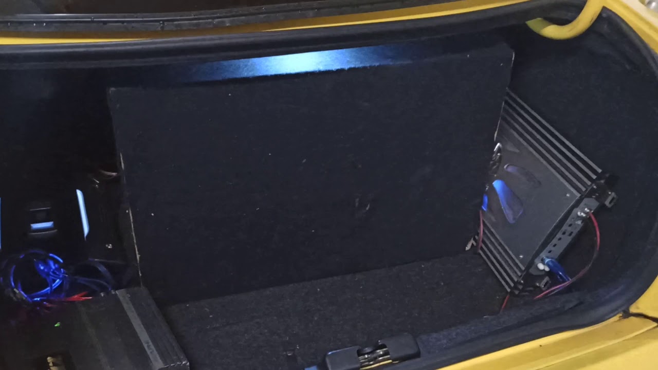 Soundstream Tarantula T5 152 caisson clos 58L + PCA2000D - YouTube