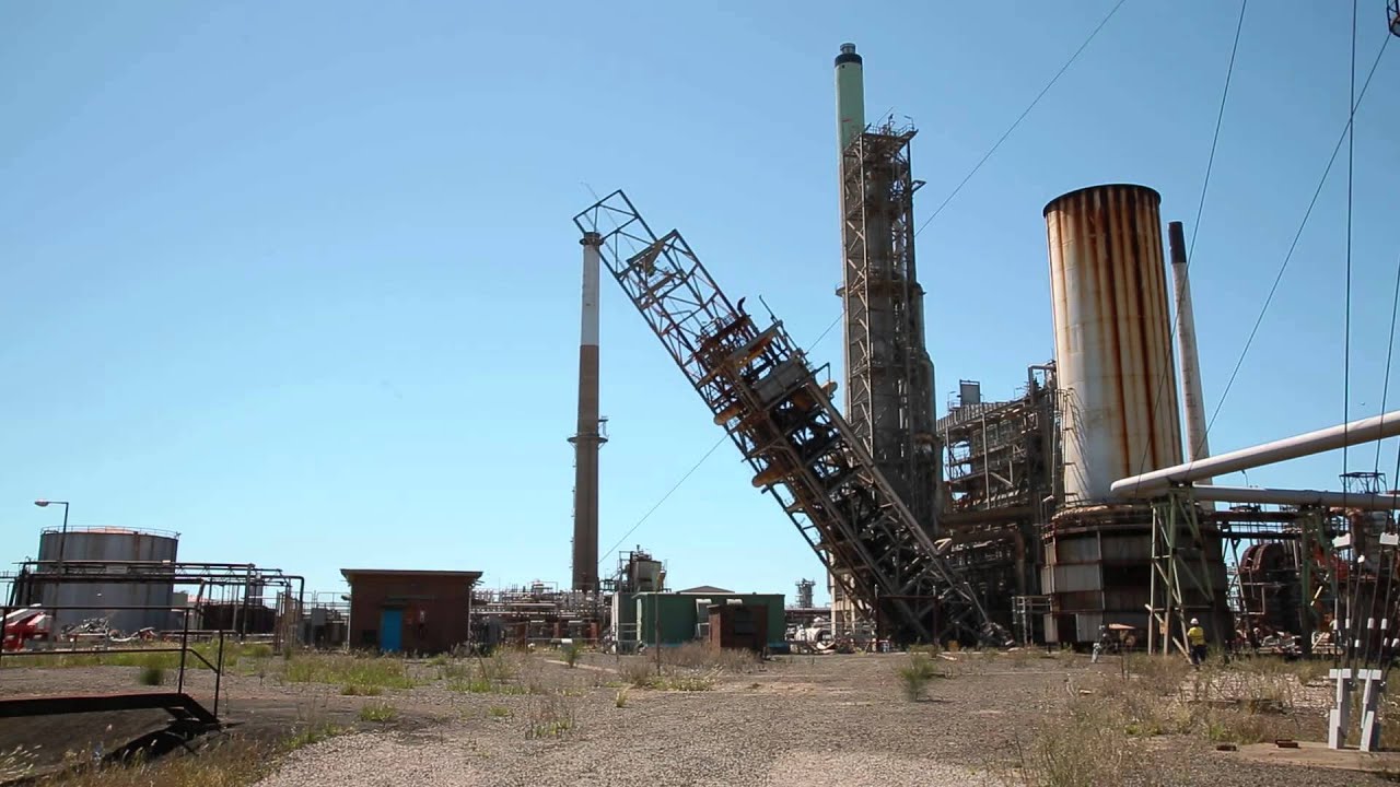 Shell Clyde Refinery Platformer Reactor Demolition - YouTube