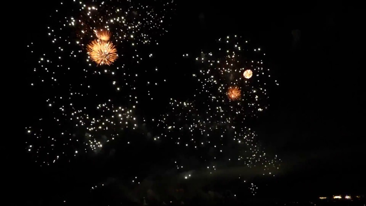 Firemonkey pyro at Eastnor Firework Champions 2017 - YouTube