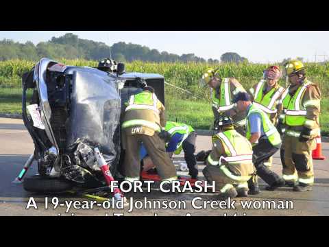 Fort Atkinson crash at U.S. Highway and State Highway 26 - YouTube