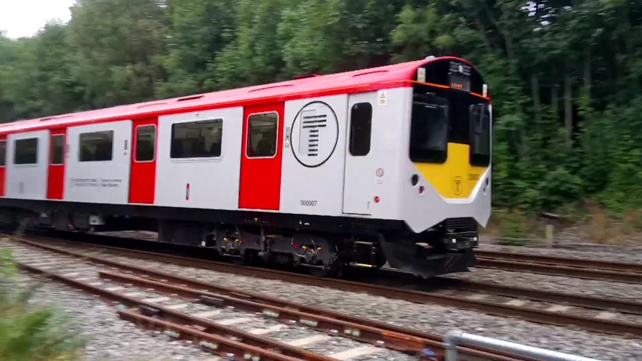 TfW Class 230 leaves Malvern Wells - RARE - YouTube