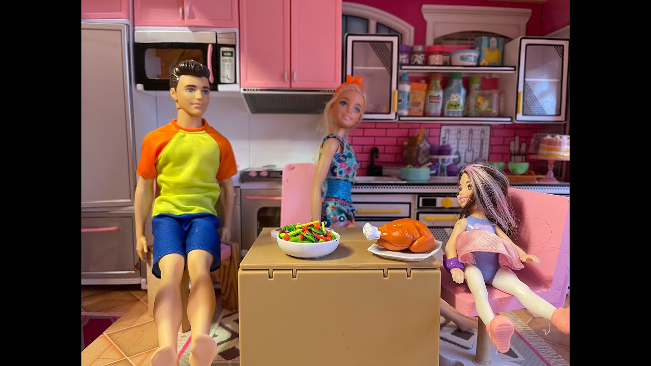 🎉 Barbie Family Fun Part 2 🍳 | Cooking, New Year Lunch & Baby ...