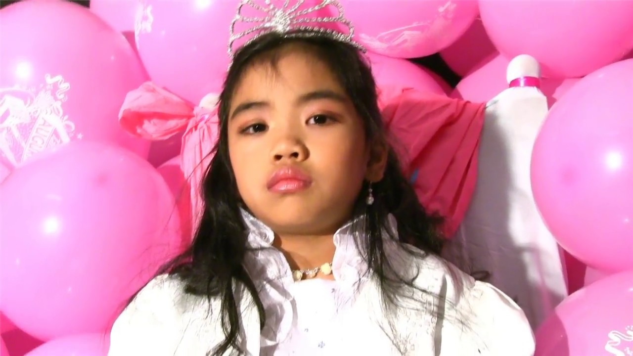 SARAH 7th BIRTHDAY PRESENTATION JAN.22,2014 - YouTube