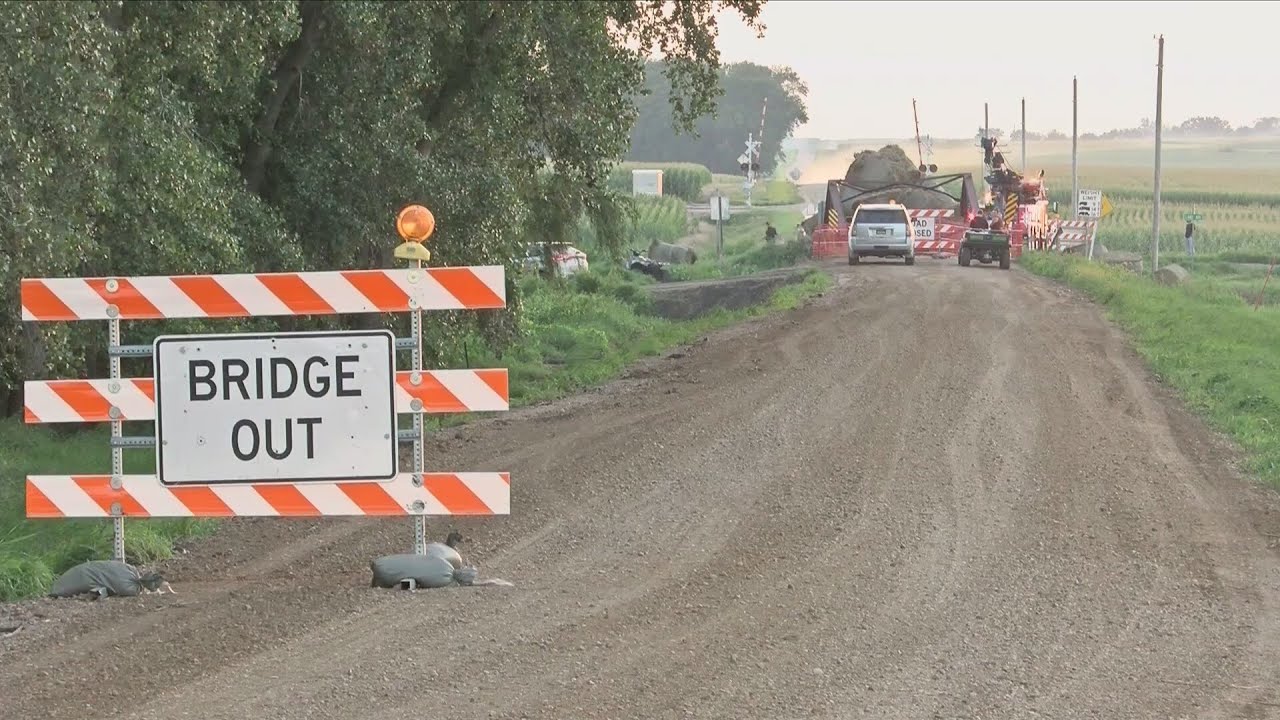 Struble Iowa Bridge Collapse - YouTube