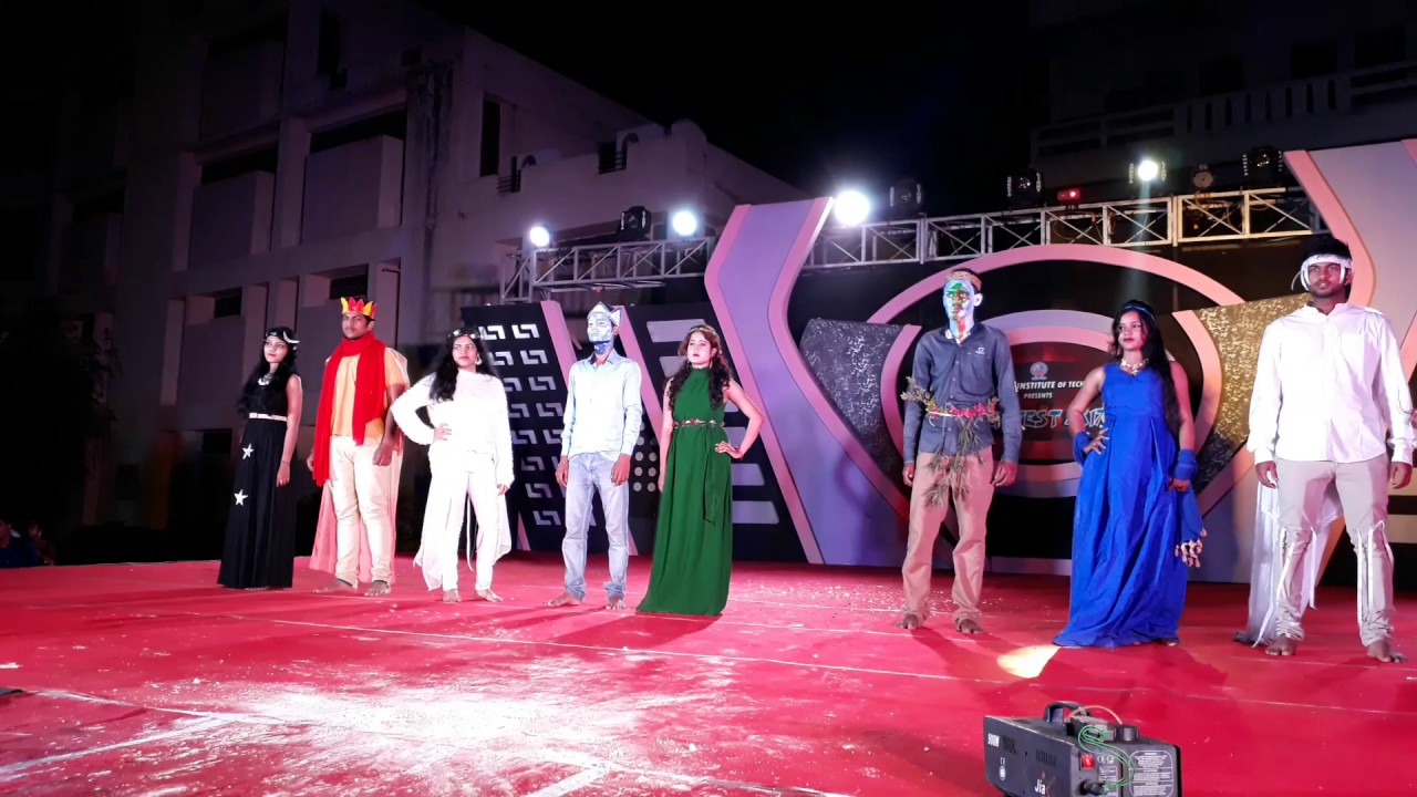 Ramp show of abit 4th yr - YouTube