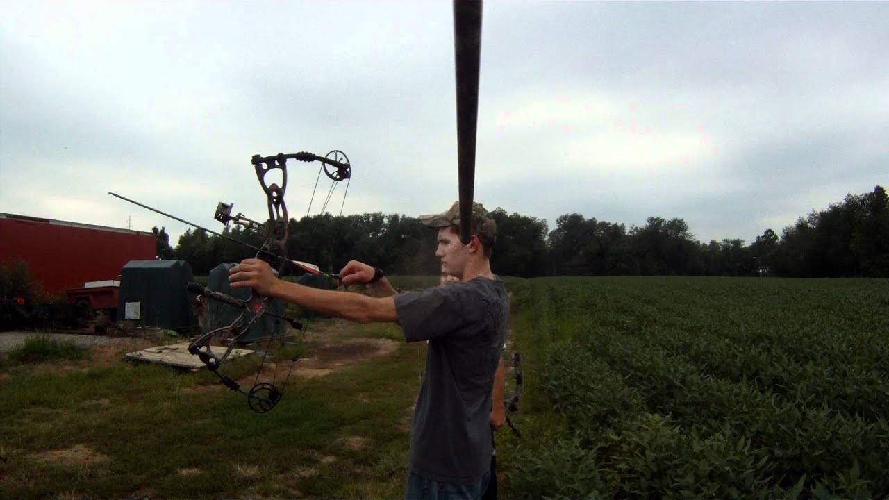 Shooting the Hoyt Vtec at 60 yards! - YouTube