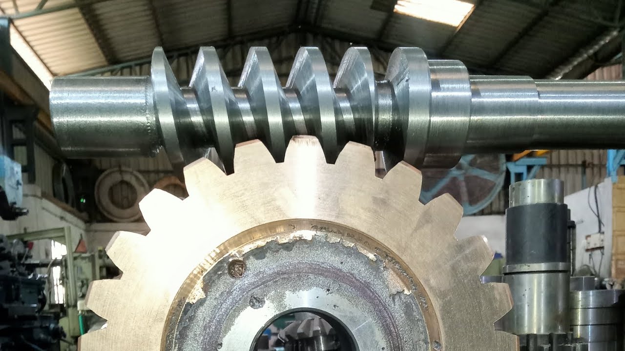 Gunmetal Worm Wheel Machining & Teeth Cutting - YouTube