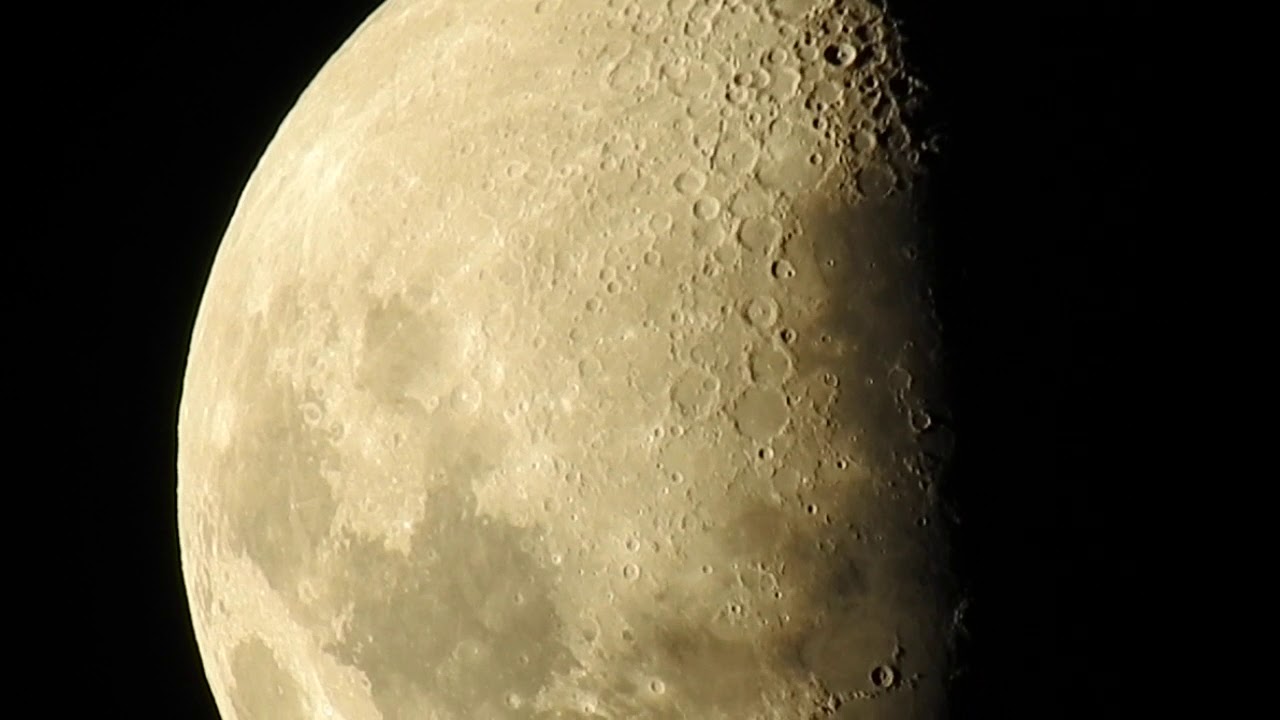 NIKON P900 HALF MOON ZOOM IN - YouTube