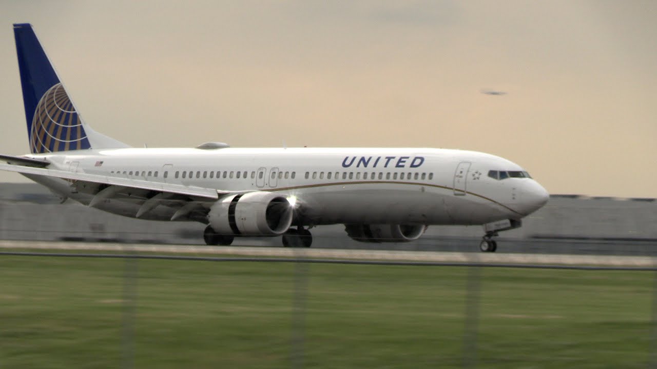 CHICAGO BUTTER LANDING: United 1673 | CLE-ORD | Boeing 737 Max 9 ...