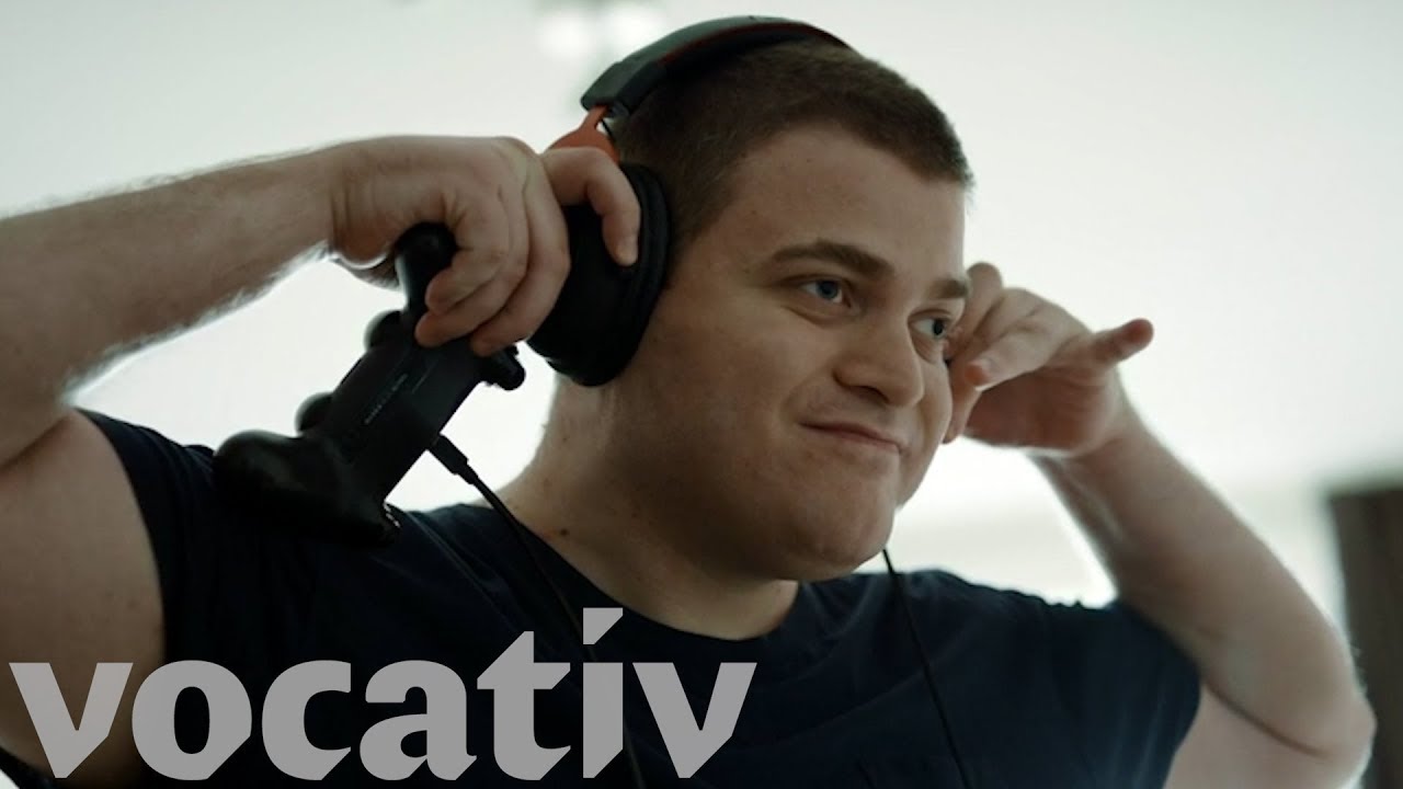 The Blind Gamer Who's Beating The Pros - YouTube
