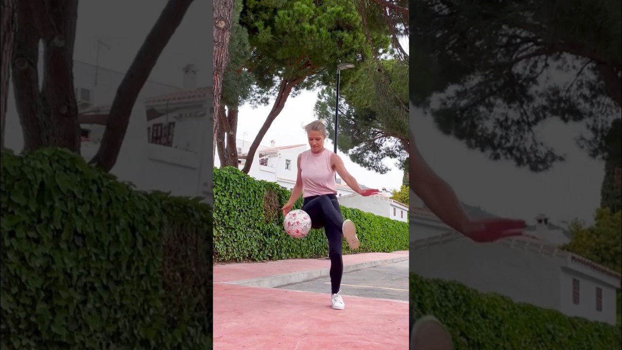 4 crazy soccer tricks in 10 seconds ⚽️⚽️ ️ ️🔥 #aguska #girlpower # ...